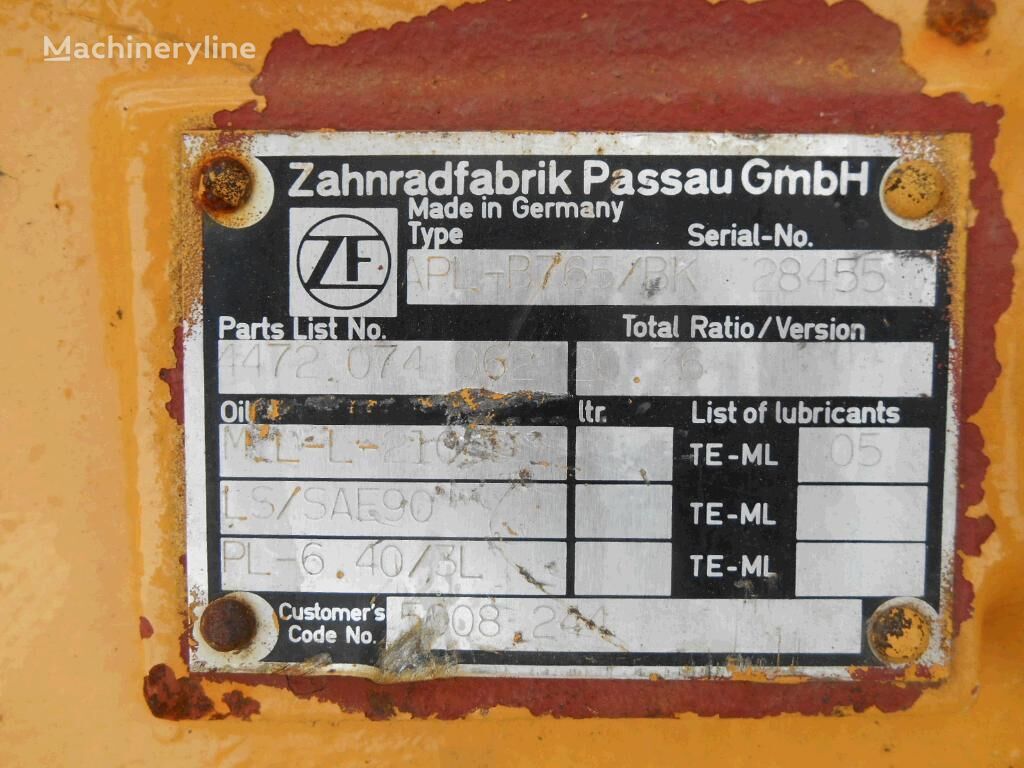ZF APL-B765/BK 4472074062 osovina za bagera po rezervnim delovima