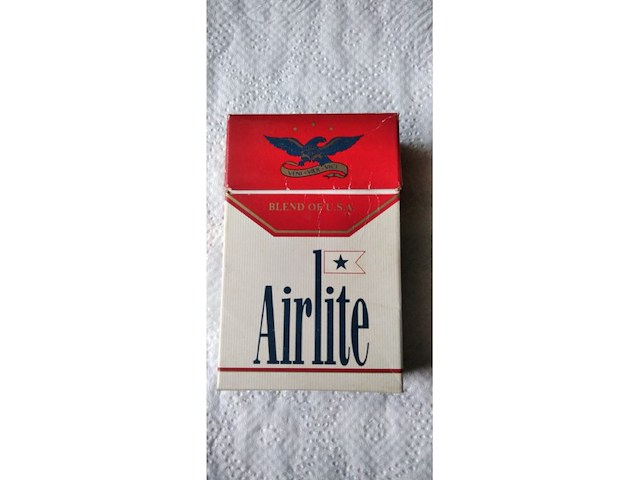 Airlite kutija od americkih cigareta