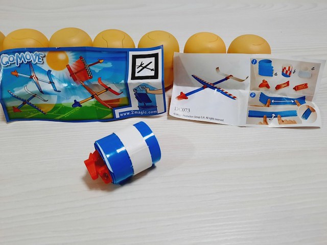 KINDER RACE AVION