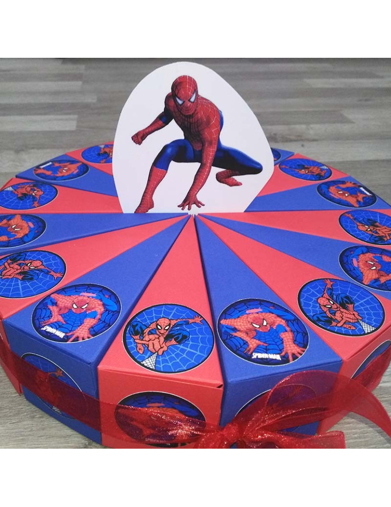 Spiderman torta od kartona