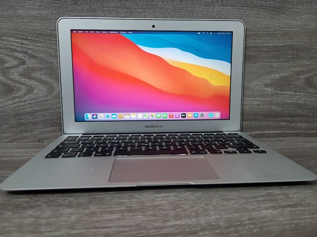 Apple MacBook Air 11 A1465 i5-4250U 8GB 256GB BigSur