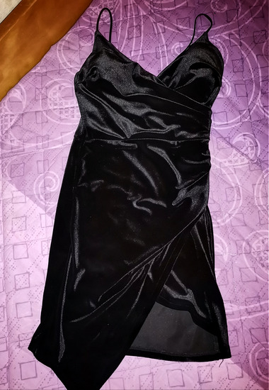 Plišana crna haljina