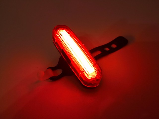 Crveno svetlo za biciklu, LED, USB, Li-ion