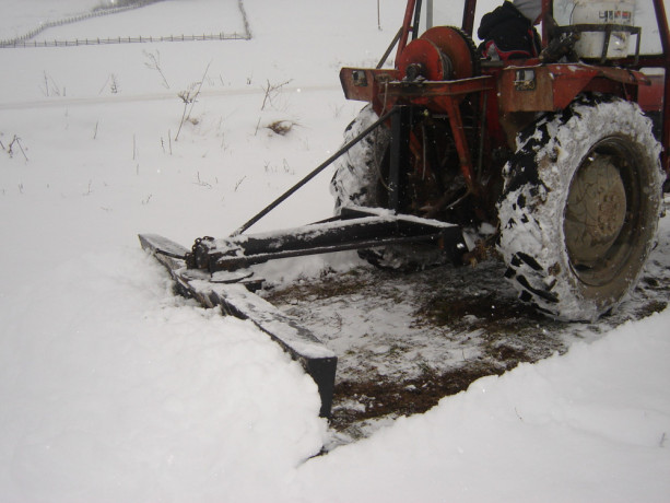 Raonik za sneg za traktor