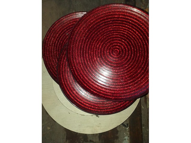 Tanjiri plitki-crvene boje-keramika-8 kom