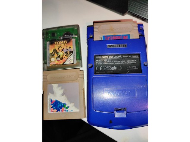 Nintendo Gameboy Color Konzola sa tri igre