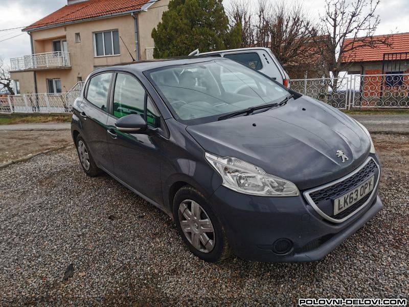 Peugeot 208 16ehdi Enterijer