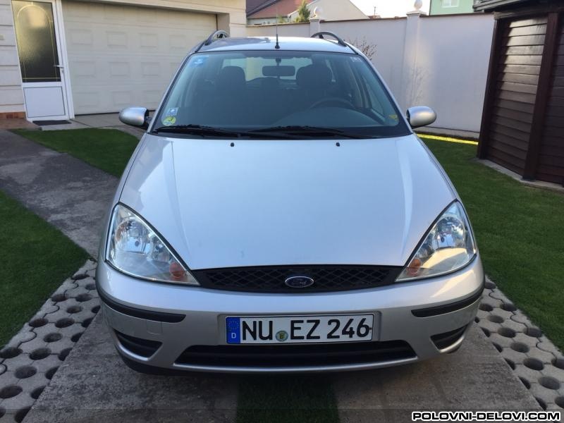 Ford Focus DELOVI Enterijer