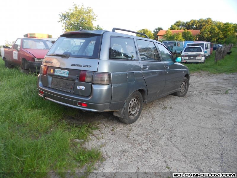 Lada 111 U Delovima Enterijer