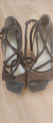 Braon sandale od prevrnute kože br. 38