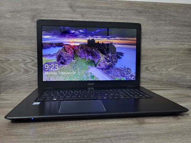 Laptop Acer Aspire E5-774 i5-7200U 12GB 128GB+1TB 17.3`