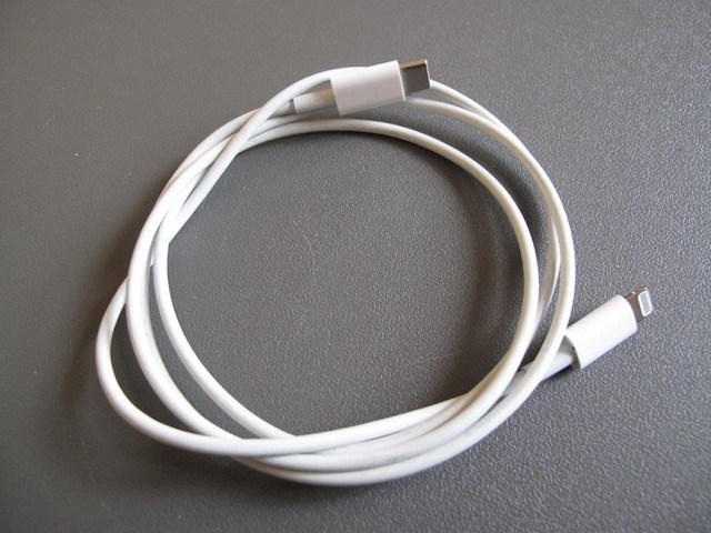 Apple kabl Type-C to Lighting