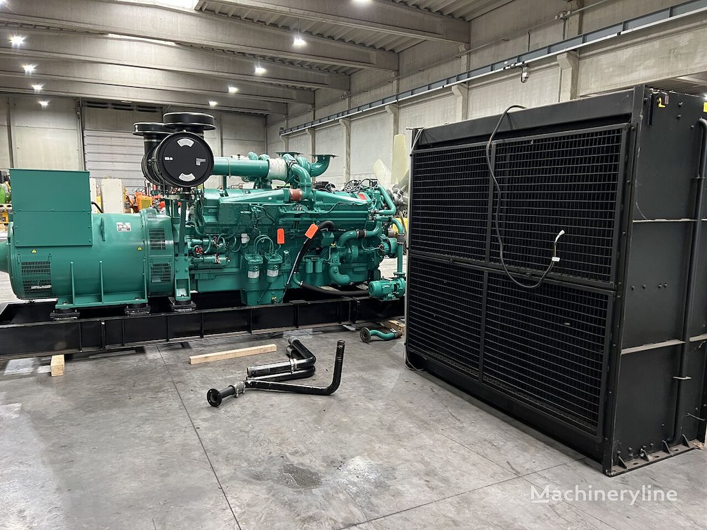 Novi Cummins KTA50G8 1500 kVA diesel generator