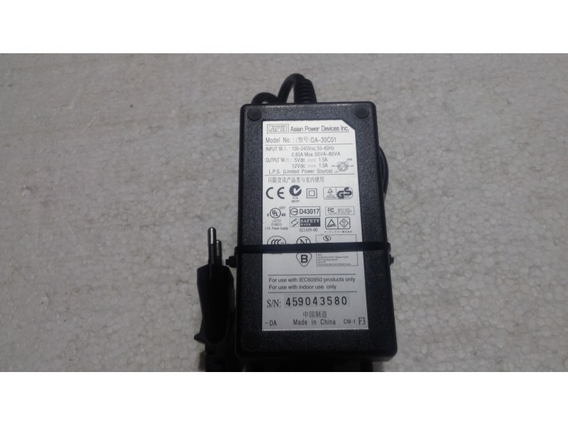 apd adapter 5 i 12 volti-1,5 ampera i 5 i 12 volti