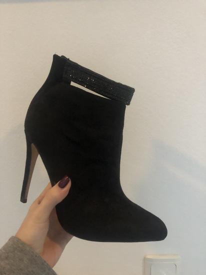 Black heel