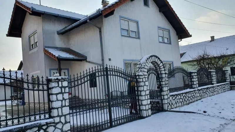 Prodaja, kuća, 340m2, Veternik, Novi Sad, Novi Sad