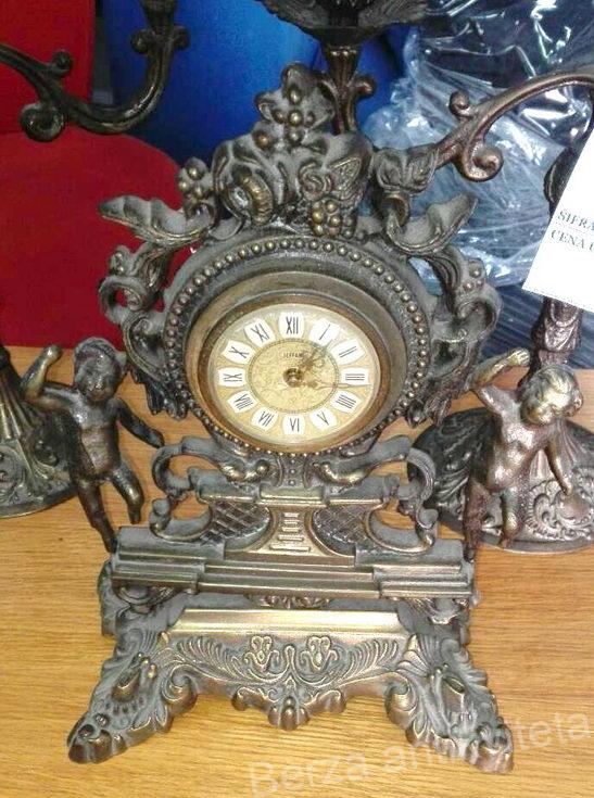 Starinski mesingani sat, antikvitet, mehanizam ispravan