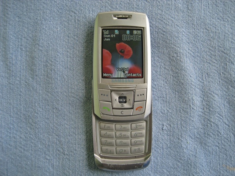Samsung E250(procitaj opis,vazno je)
