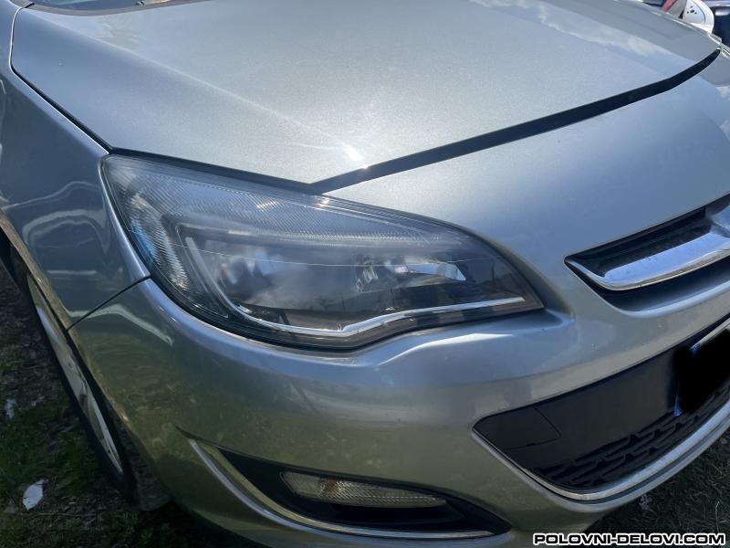 Opel Astra J Prednji Branik Karoserija
