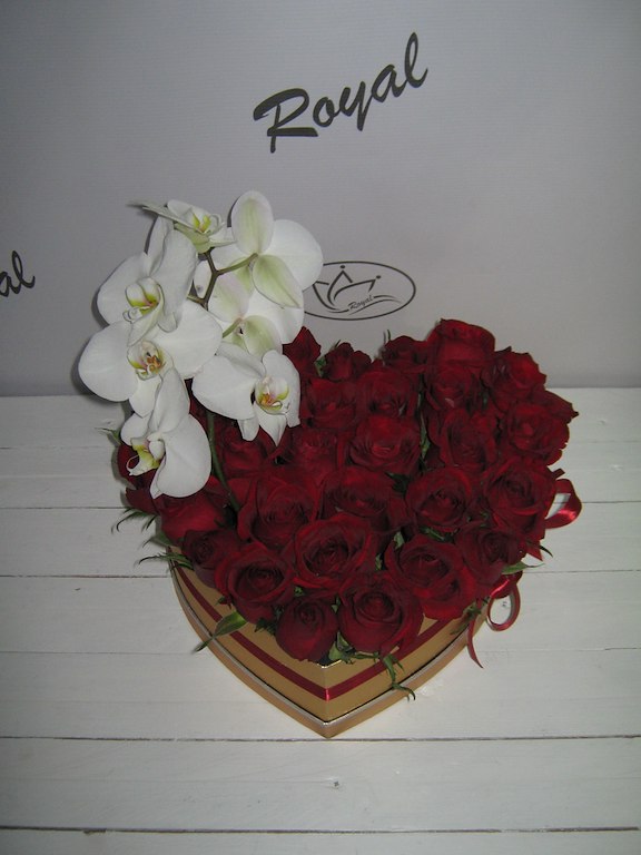 Box of flowers sa ružom i orhidejom 461