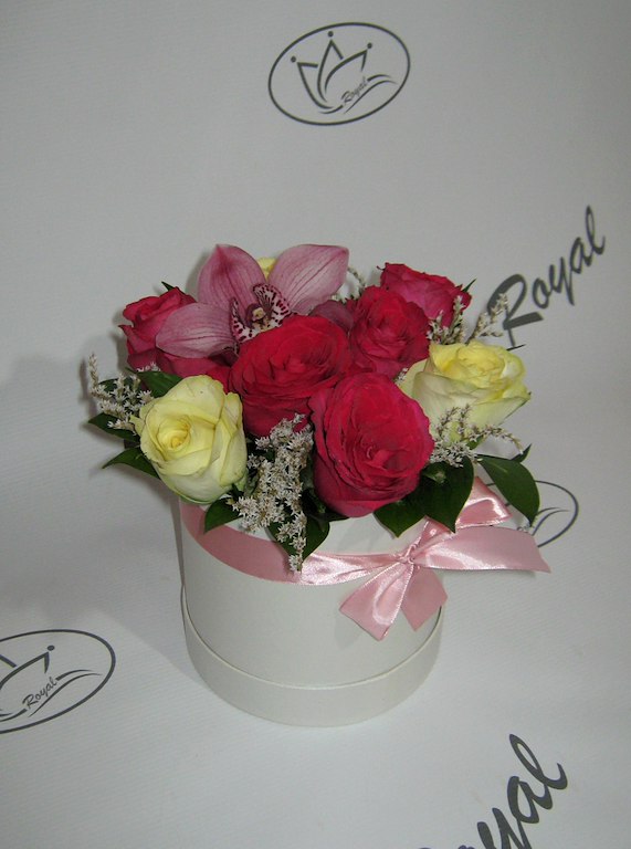 Box of flowers sa ružom i orhidejom 451