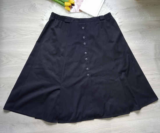 Crna suknja sa dugmicima 2xl/3xl