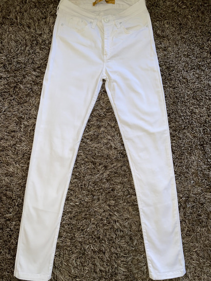 Bele pantalone/farmerke