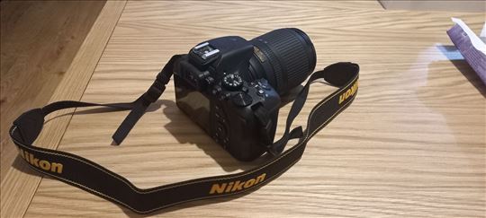 Nikon D3500-AF-S DX NIKKOR 18-140mm f/3.5-5.6 G ED