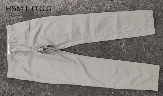 HM L.O.G.G. slim fit pantalone br. 30