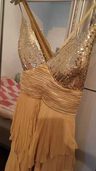 Prelepa svečana zlatna haljina