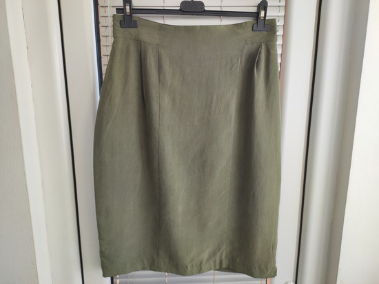 Maslinasto zelena svilena suknja vel 42