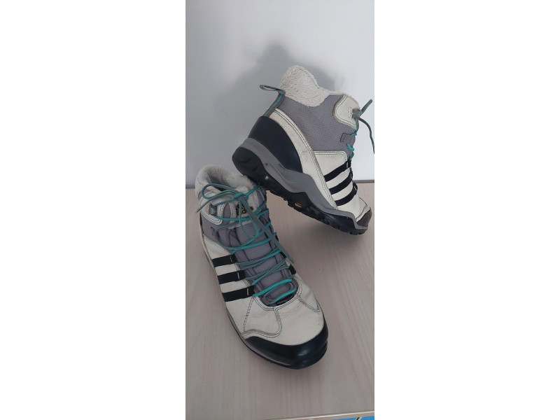 Adidas duboke zimske patike/cipele primaloft broj 38