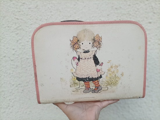 Vintage Dečje Novine koferčić Sarah Key