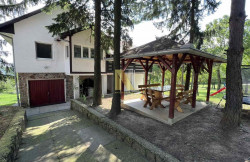 Prodajem Kuću, Sremska Kamenica, Petrovaradin, €350.000