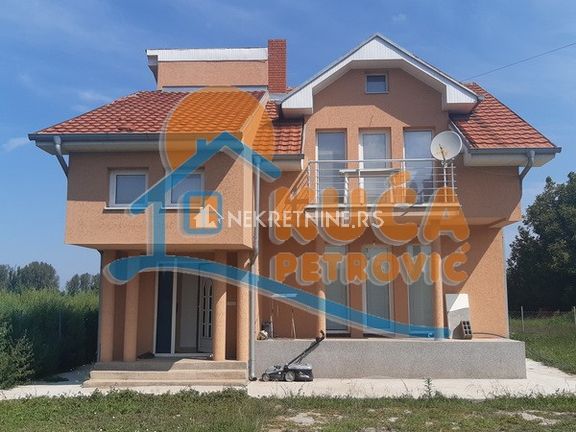 Odlična porodična kuća, 220m2, 6,38 ari placa, Deveti Maj