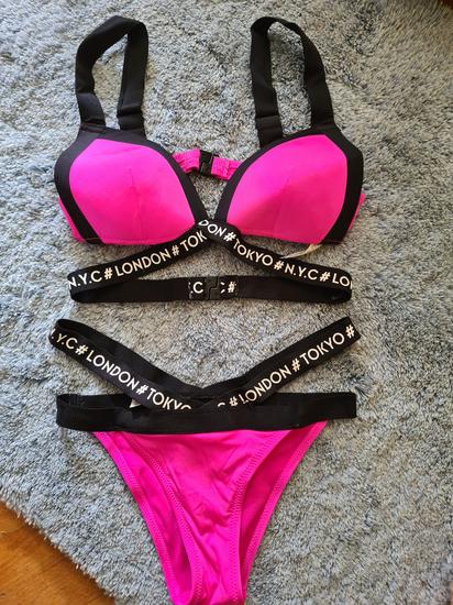 Moderan nov pink kupaći