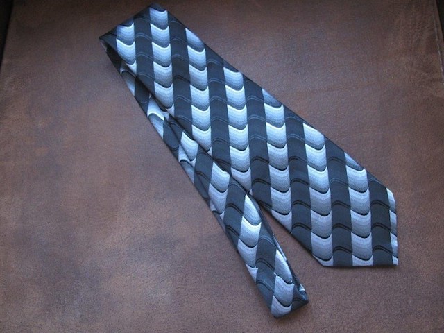 HUGO BOSS - nekorišćena kravata
