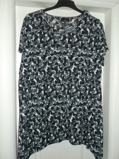 Bluza majica, dezen srca, vel.52/54