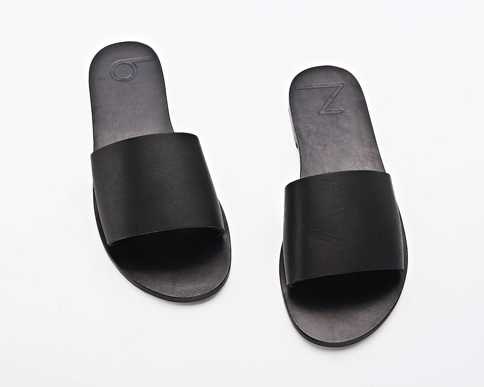 Kožne papuče IVA u crnoj boji
