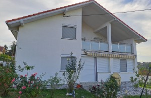 Fenomenalna kuća u Vrčinu (Avala) 280 m2 sa 10 ari placa