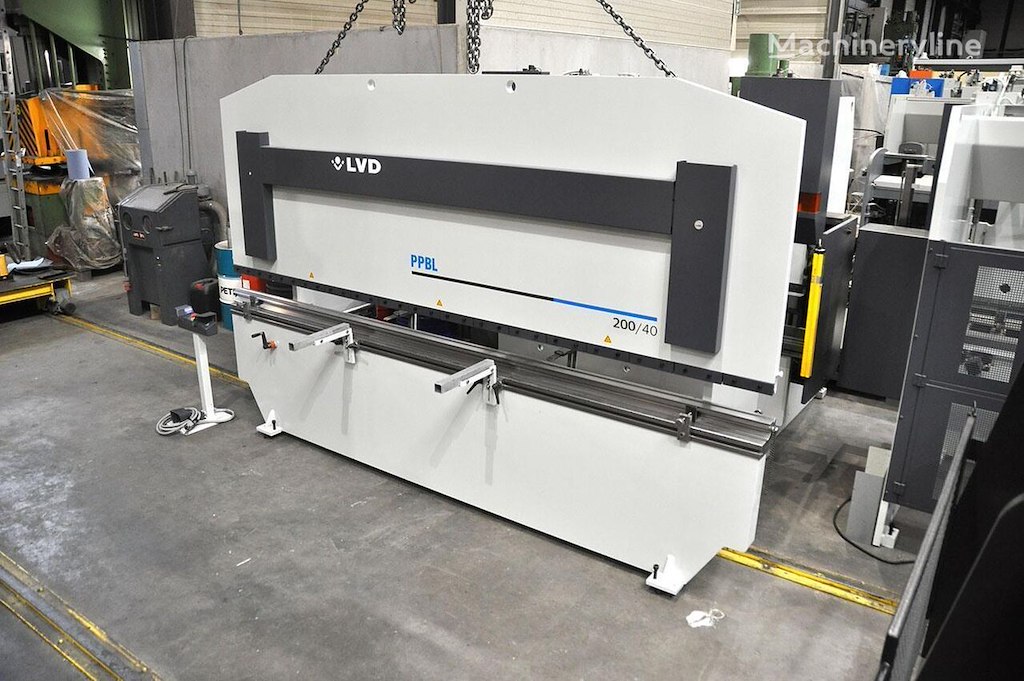 LVD 200 ton x 4100 mm CNC mašina za savijanje limova