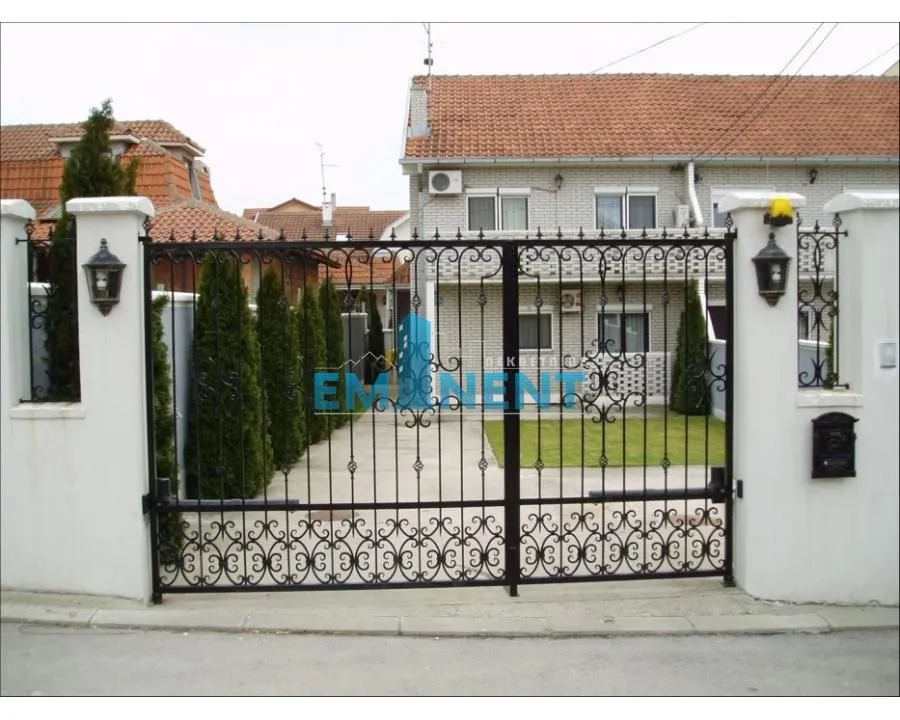 Prodaja, kuća, 130m2, Vojvode Vlahovica, Beograd
