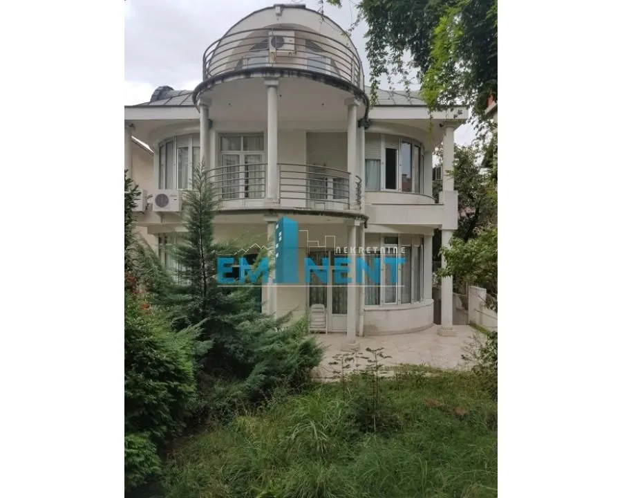 Prodaja, kuća, 700m2, Golf Naselje, Beograd