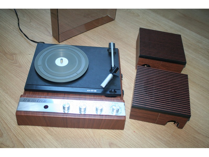 Domino vintage gramofon