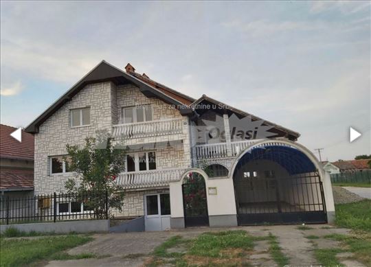 Kuća u okolini Beograda / Belegiš kod Dunava