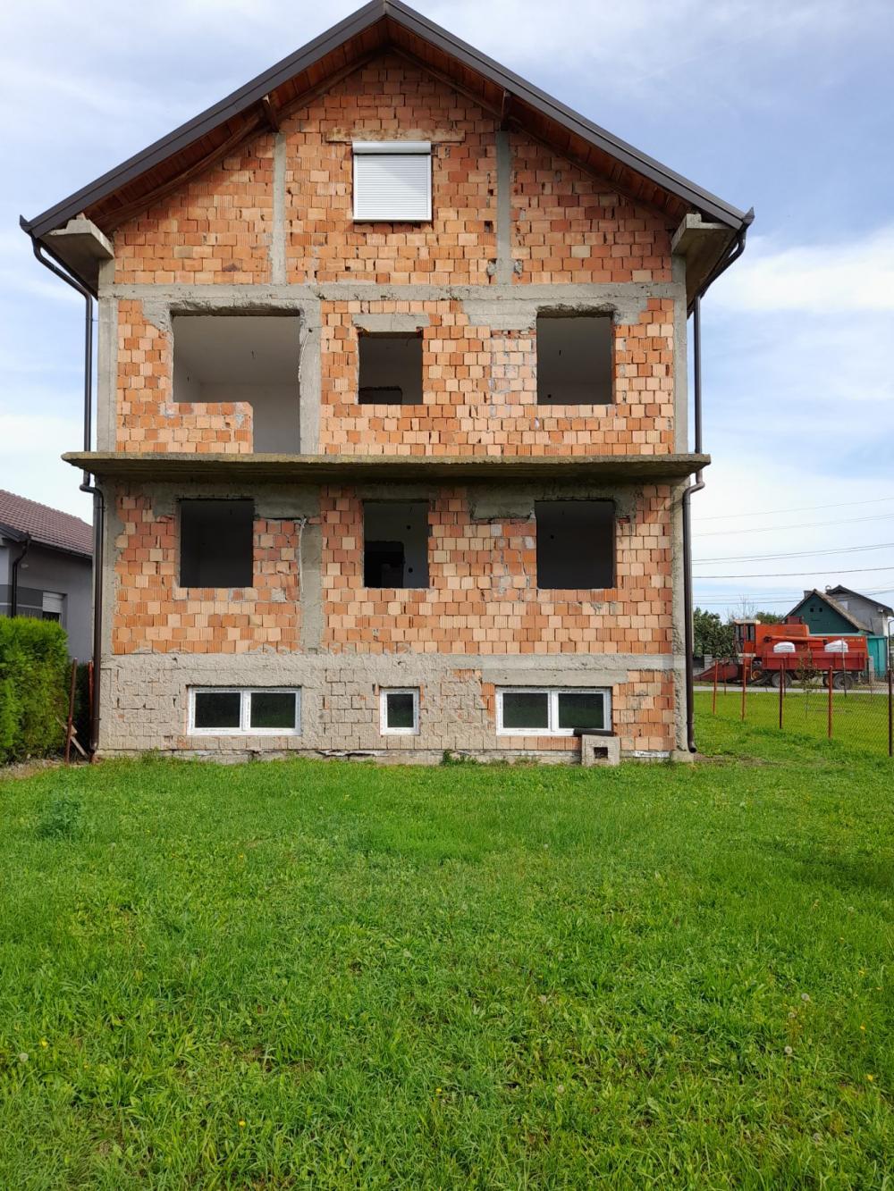 Dobanovačka, Kuća na prodaju, 500m2, 250.000€