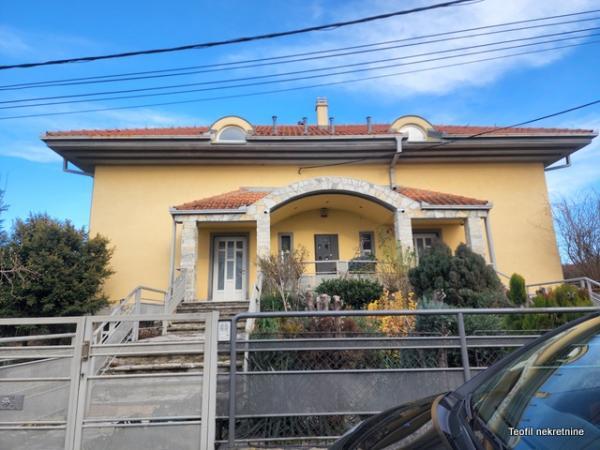 Bulevar JNA, Kuća na prodaju, 450m2, 999.000€