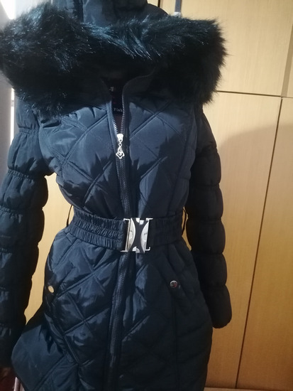 Ženska zimska jakna crna