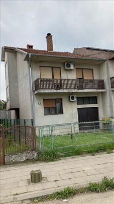 Dvospratna kuća u Kragujevcu