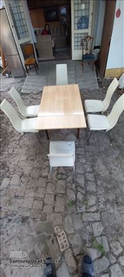 Trpezarijski sto I 6 Metalnih kožnih stolica